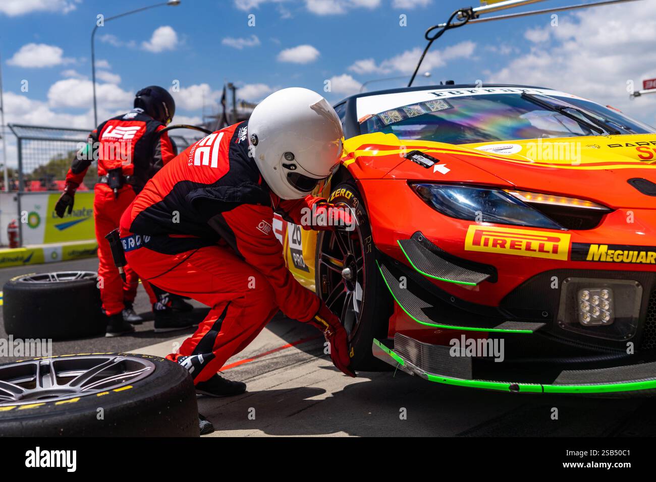 Bathurst, New South Wales, Australia. 1st Feb, 2025. Arise Racing GT mechanics at Meguiar's ...
