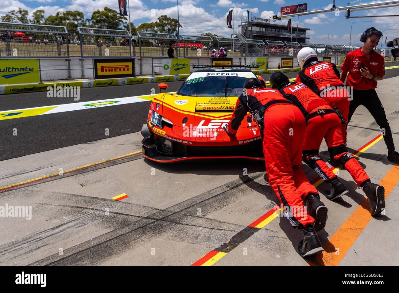 Bathurst, New South Wales, Australia. 1st Feb, 2025. Arise Racing GT mechanics at Meguiar's ...