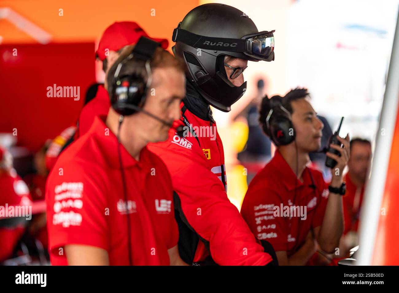 Bathurst, New South Wales, Australia. 1st Feb, 2025. Arise Racing GT mechanics at Meguiar's ...