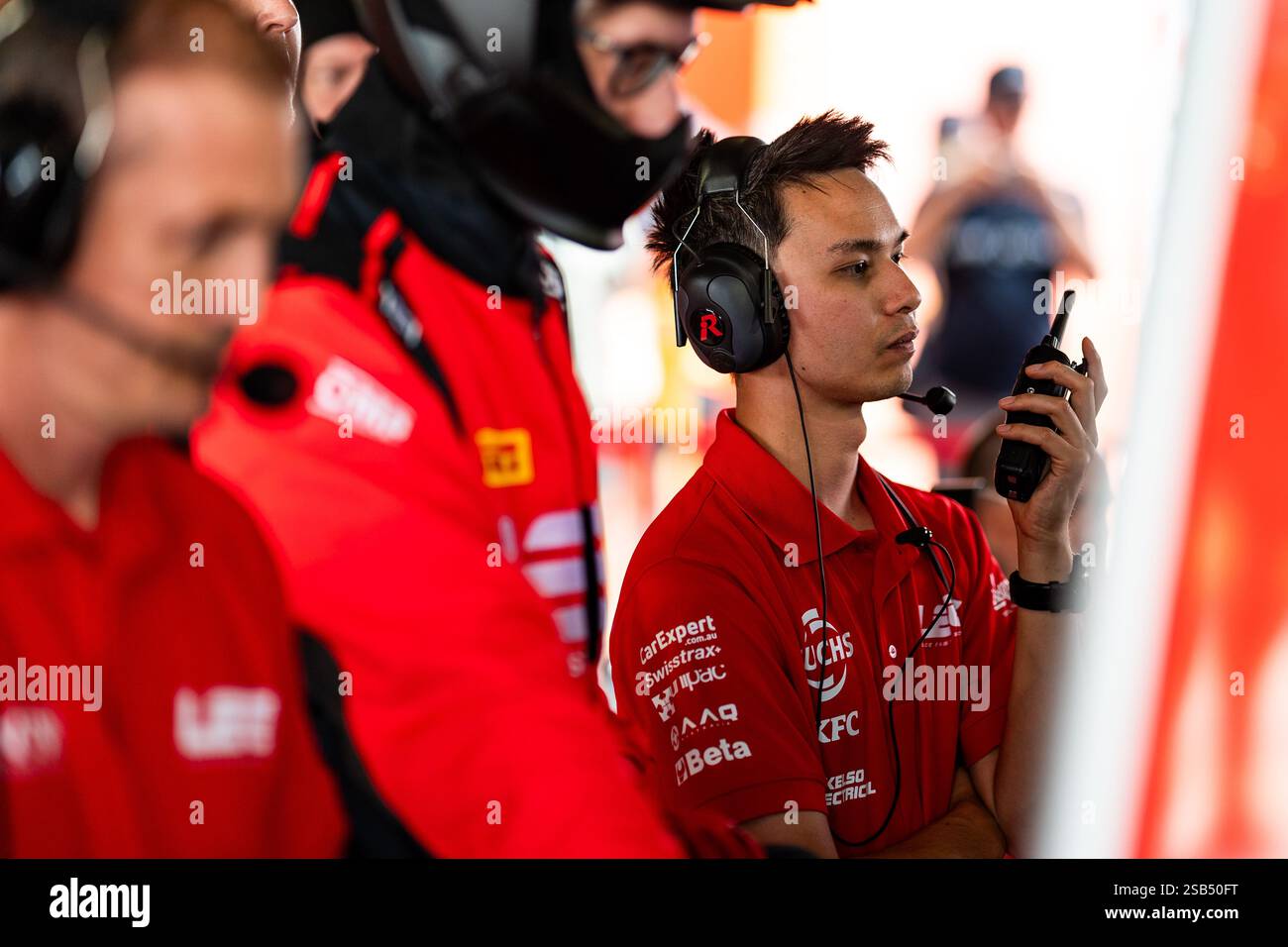 Bathurst, New South Wales, Australia. 1st Feb, 2025. Arise Racing GT mechanics at Meguiar's ...