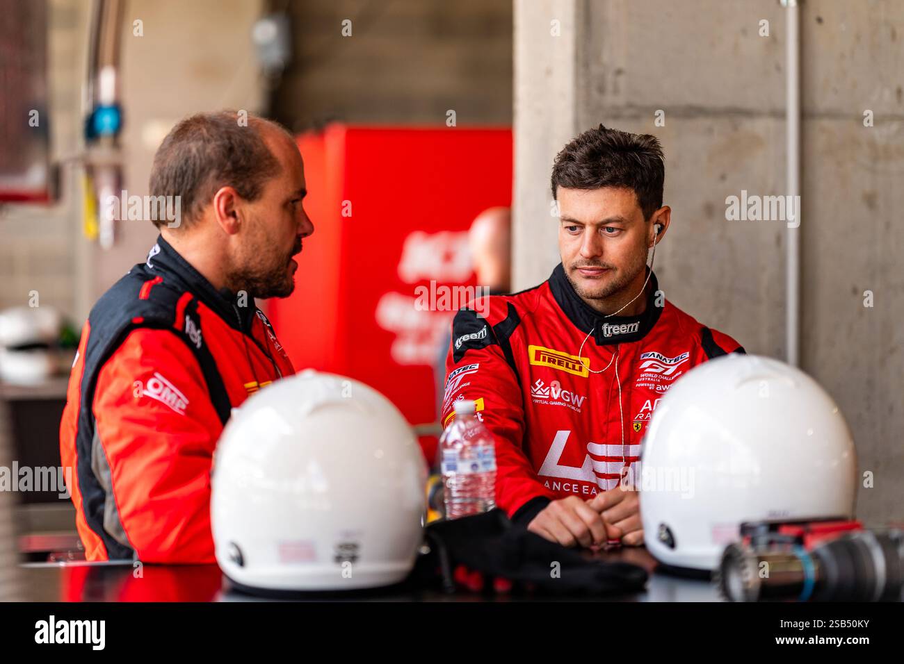 Bathurst, New South Wales, Australia. 1st Feb, 2025. Arise Racing GT mechanics at Meguiar's ...