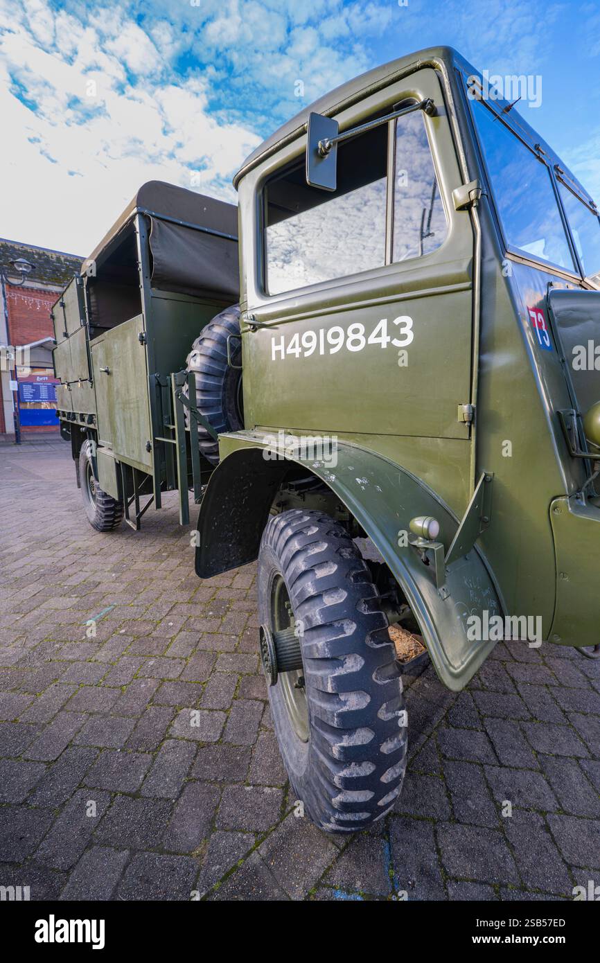Bedford qlb 4x4 bofors tractor hi-res stock photography and images - Alamy
