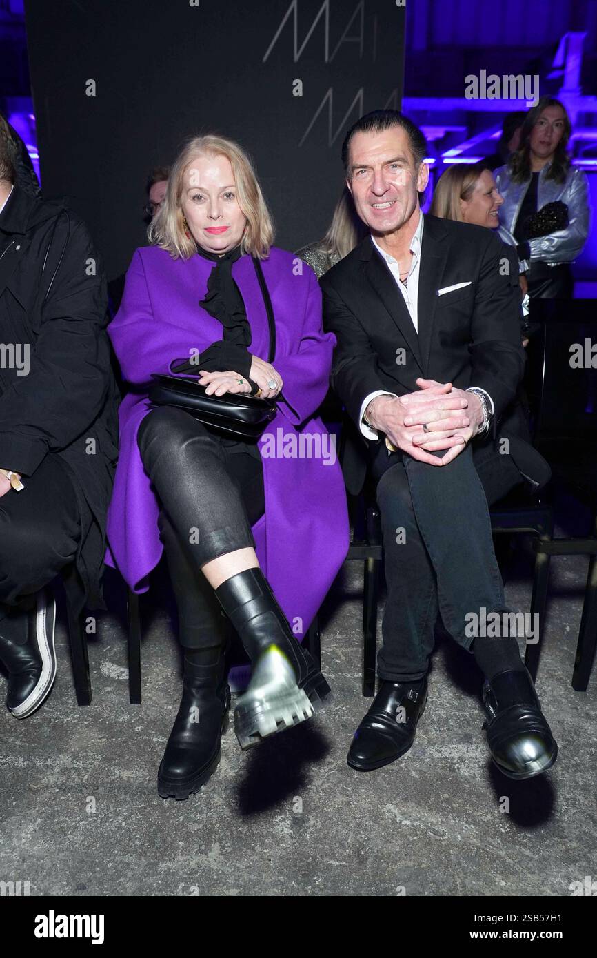 Kerstin Schneider, Philipp Welte bei der Fashion Show von Marc Cain am ...