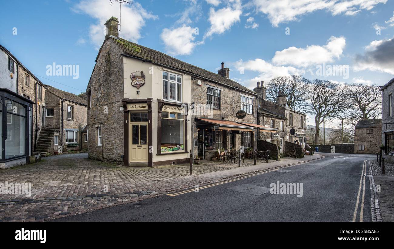 External staircase grassington hi-res stock photography and images - Alamy