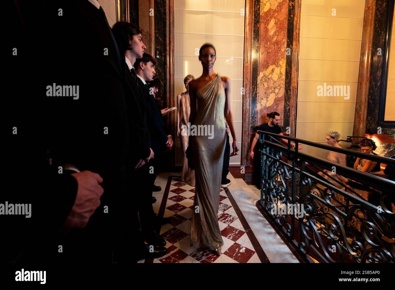 Paris Haute Couture - SS 2025 Giorgio Armani Privè fashion show ...