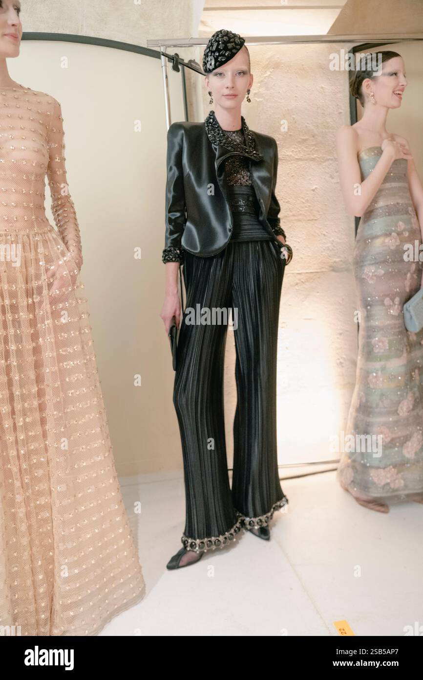 Paris Haute Couture - SS 2025 Giorgio Armani Privè fashion show ...