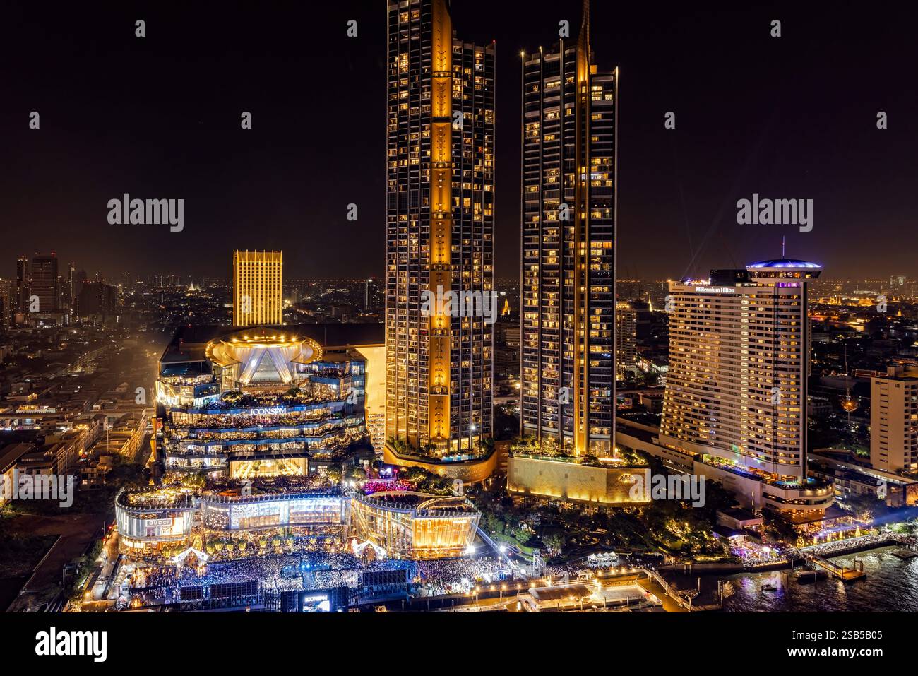 Bangkok skyline, Icon Siam shopping mall, landscape along Chao Phraya ...