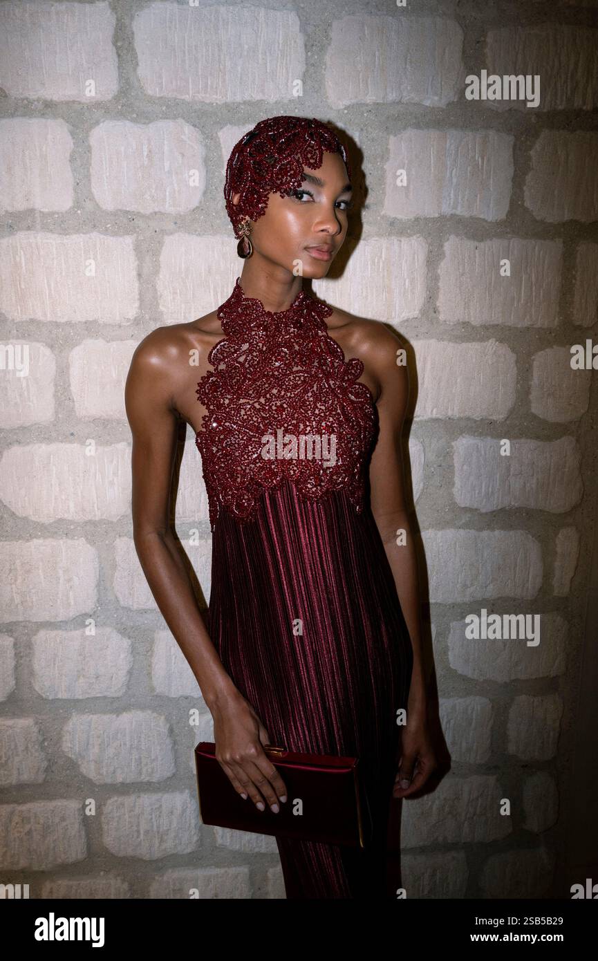 Paris Haute Couture - SS 2025 Giorgio Armani Privè fashion show ...