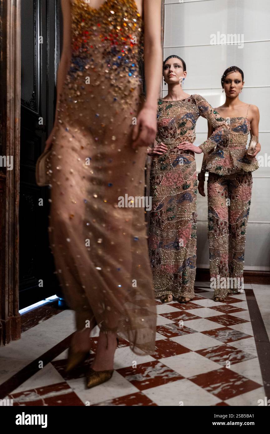 Paris Haute Couture - SS 2025 Giorgio Armani Privè fashion show ...