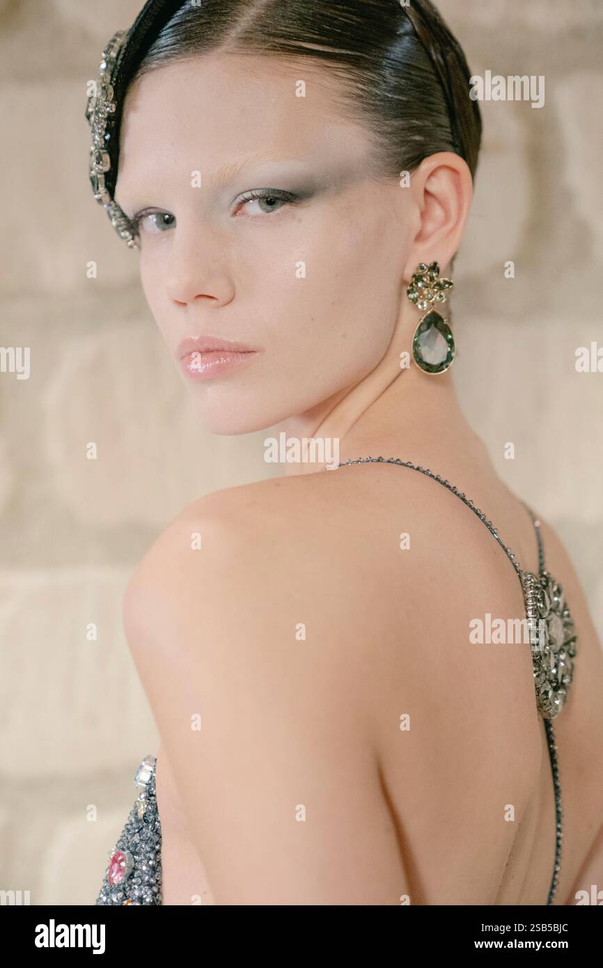 Paris Haute Couture - SS 2025 Giorgio Armani Privè fashion show ...