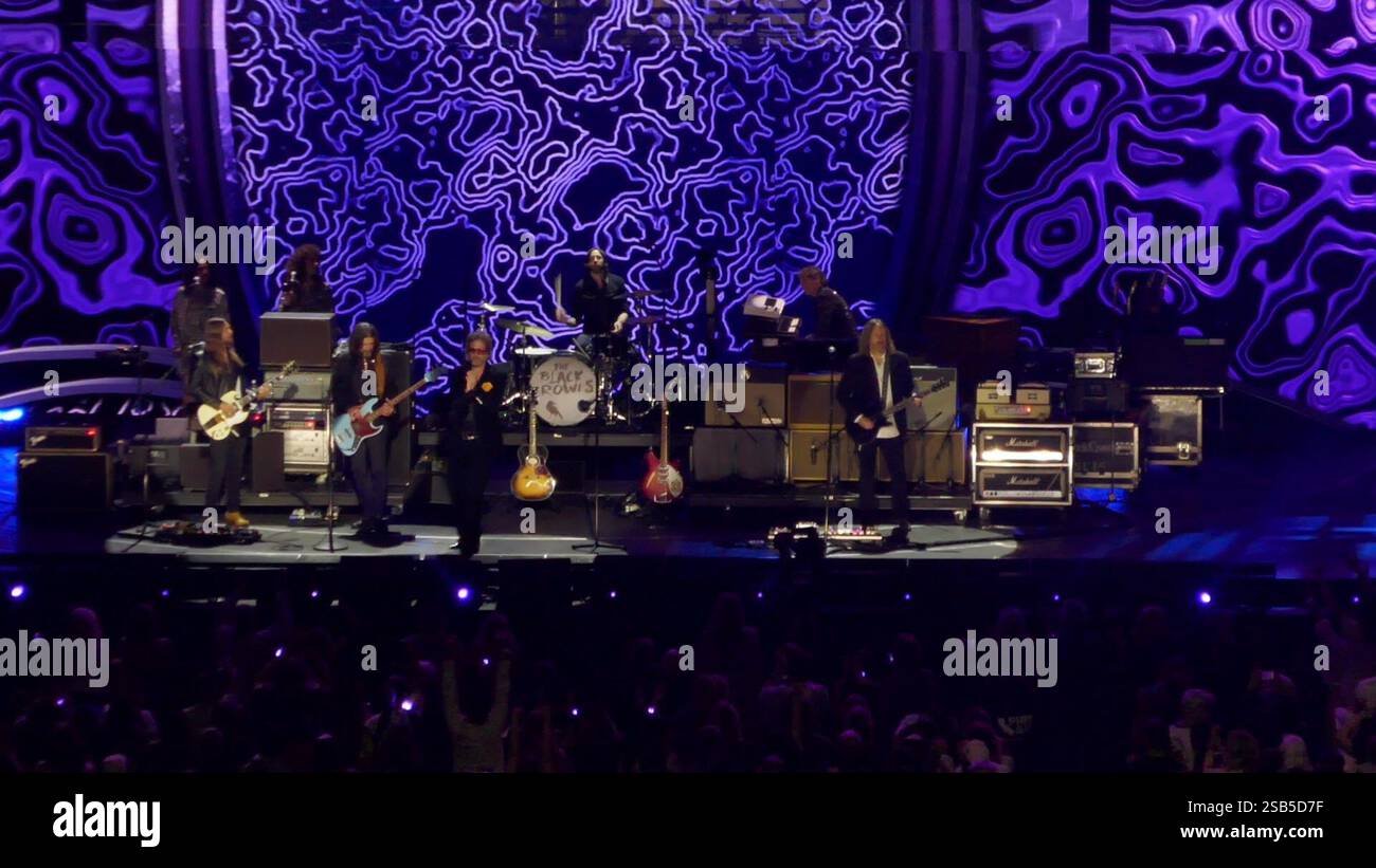 Tate mcrae perform 2025 hi-res stock photography and images - Alamy