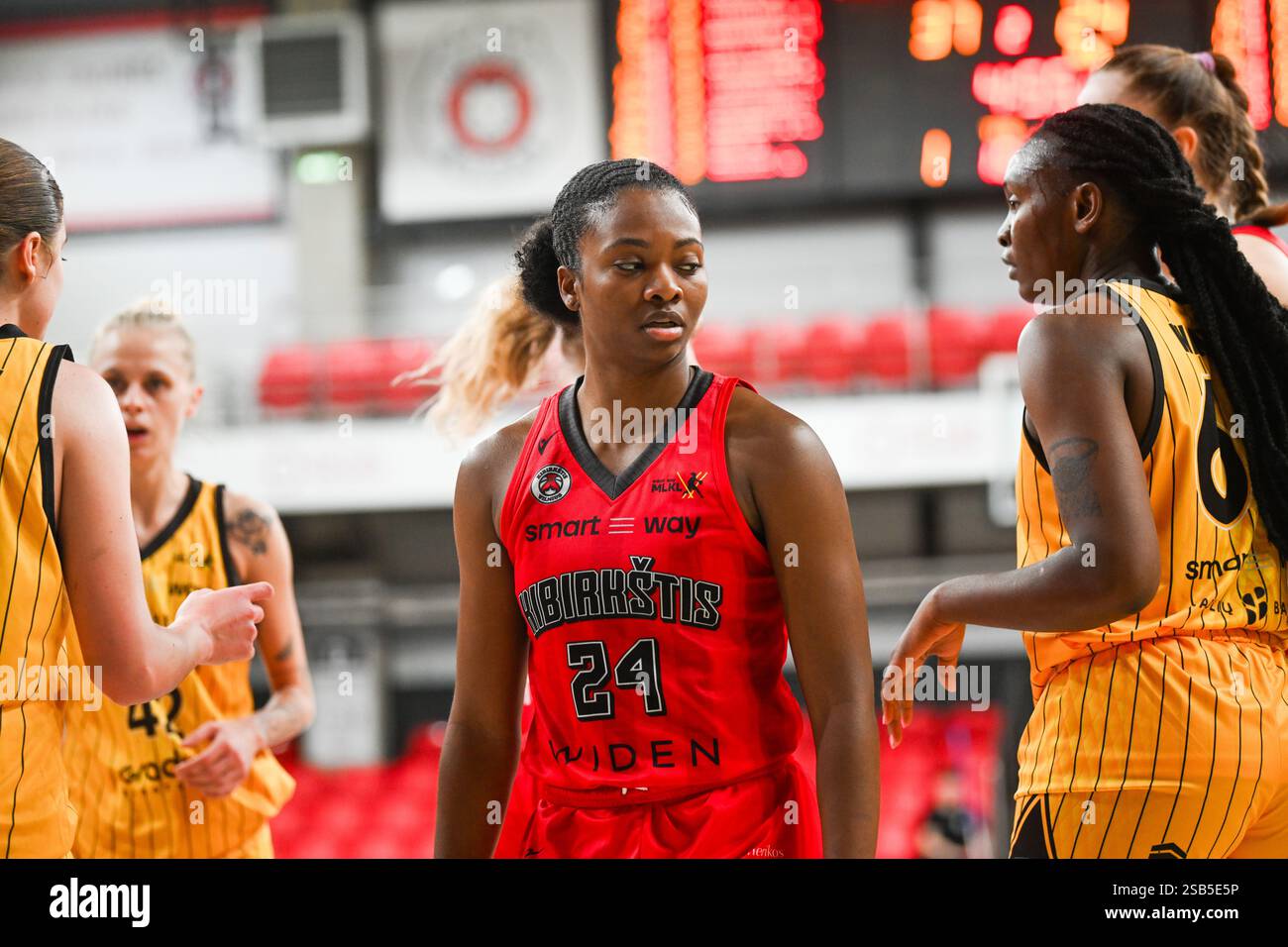 Mercy wanyama hi-res stock photography and images - Alamy