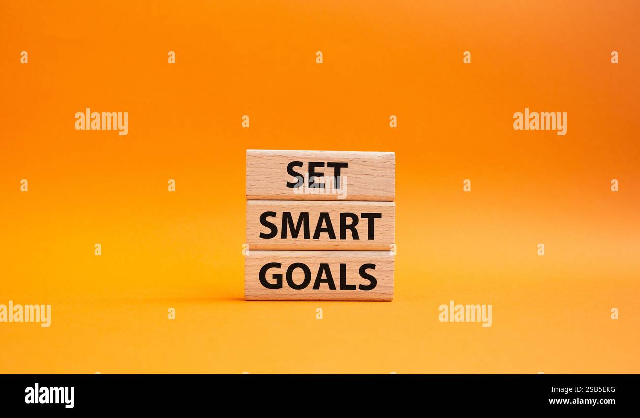 Set smart goals symbol. Concept words Set smart goals on wooden blocks ...