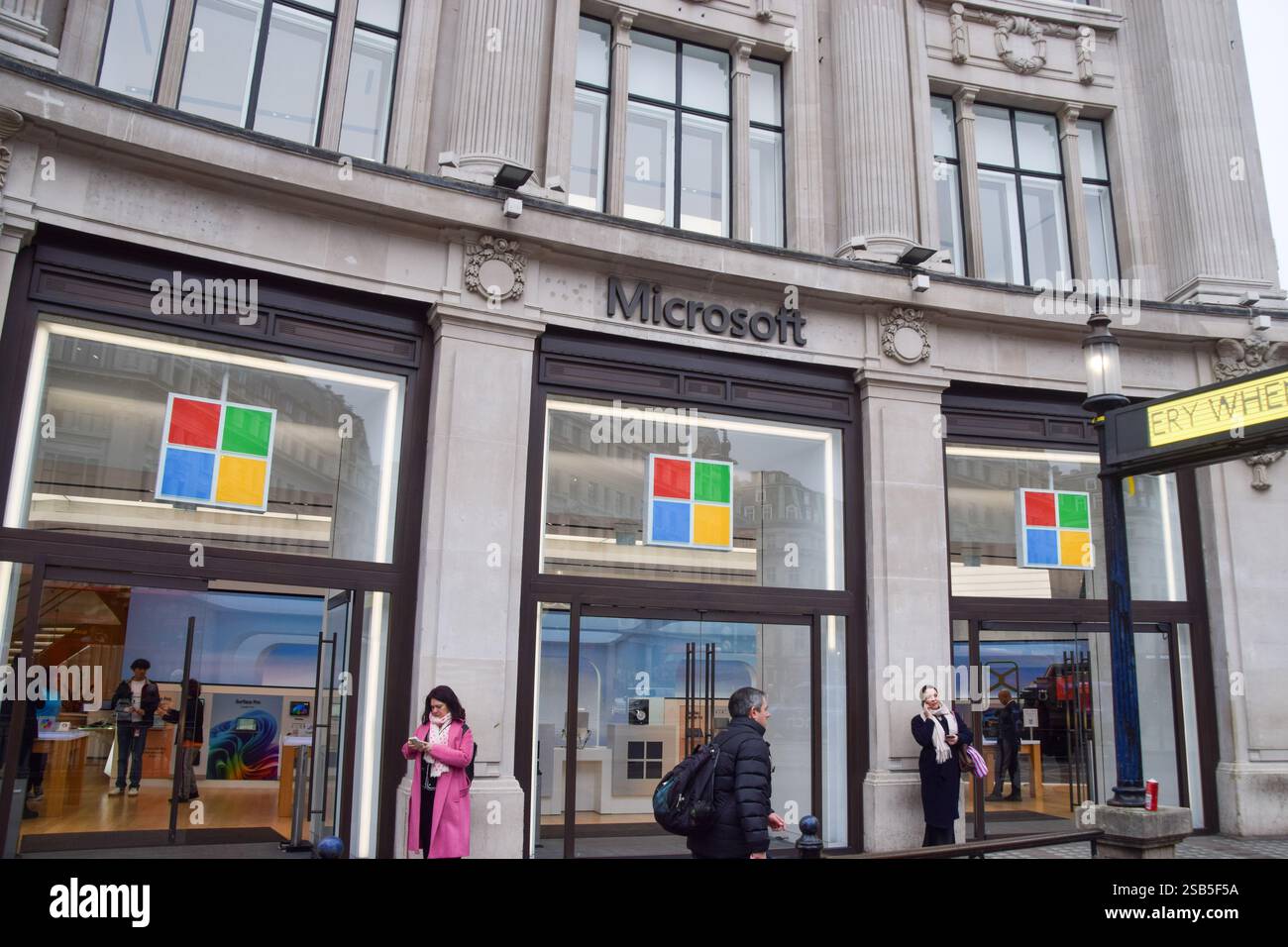 London, UK. 28th January 2025. Exterior view of the Microsoft store in ...