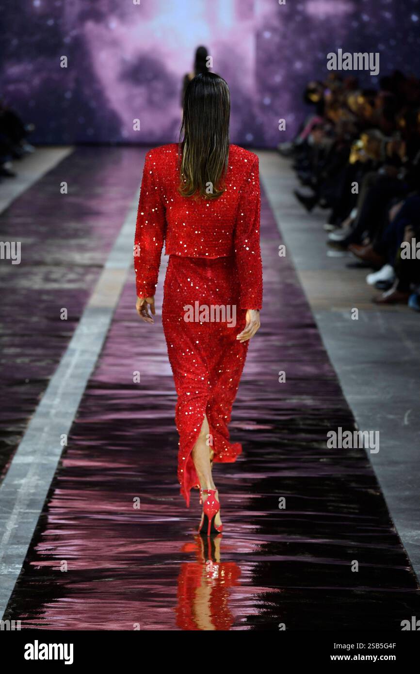 Alessandra Ambrosio bei der MARC CAIN FASHION SHOW im Rahmen der Berlin ...