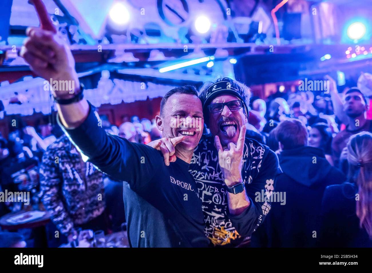 01.02.2025, Mayerhofen, AUT, Unterwegs in Tirol, APRESSKI mit Matty ...