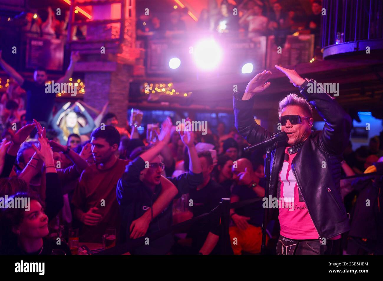 01.02.2025, Mayerhofen, AUT, Unterwegs in Tirol, APRESSKI mit Matty ...