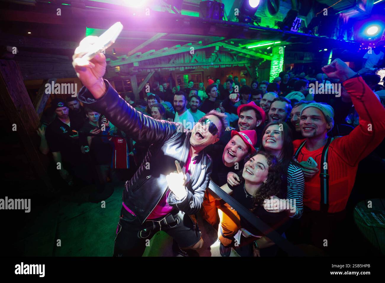 01.02.2025, Mayerhofen, AUT, Unterwegs in Tirol, APRESSKI mit Matty ...