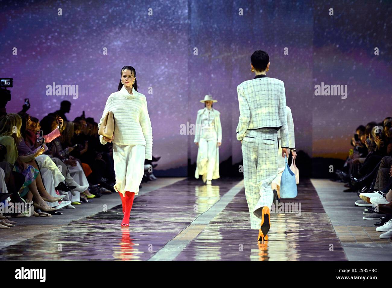 Models bei der Marc Cain Fashion Show Parallel Universe auf der Berlin ...