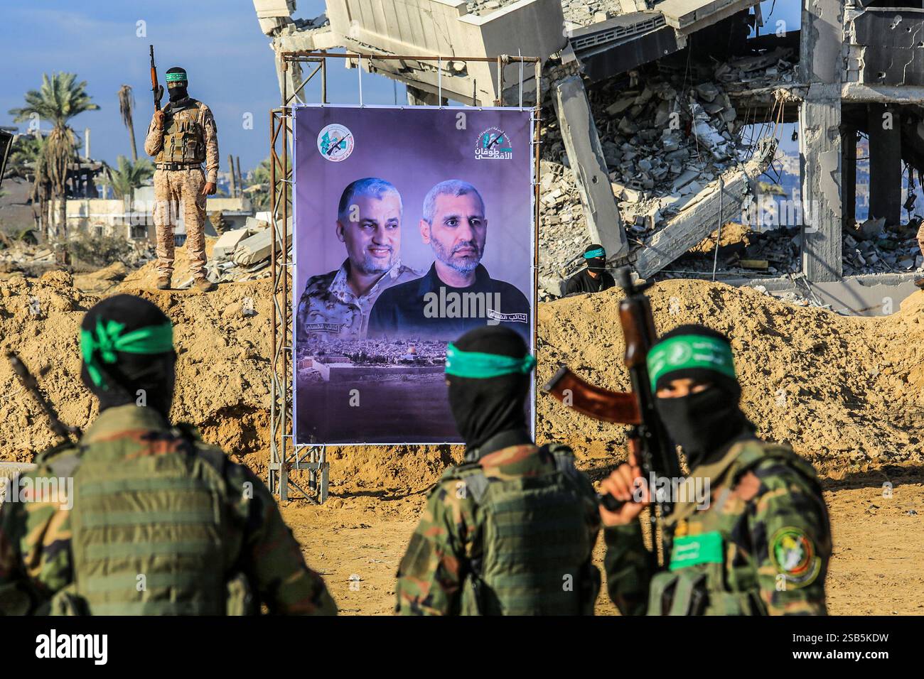 Gaza, Palestinian Territories. 01st Feb, 2025. Fighters of the Ezz al ...