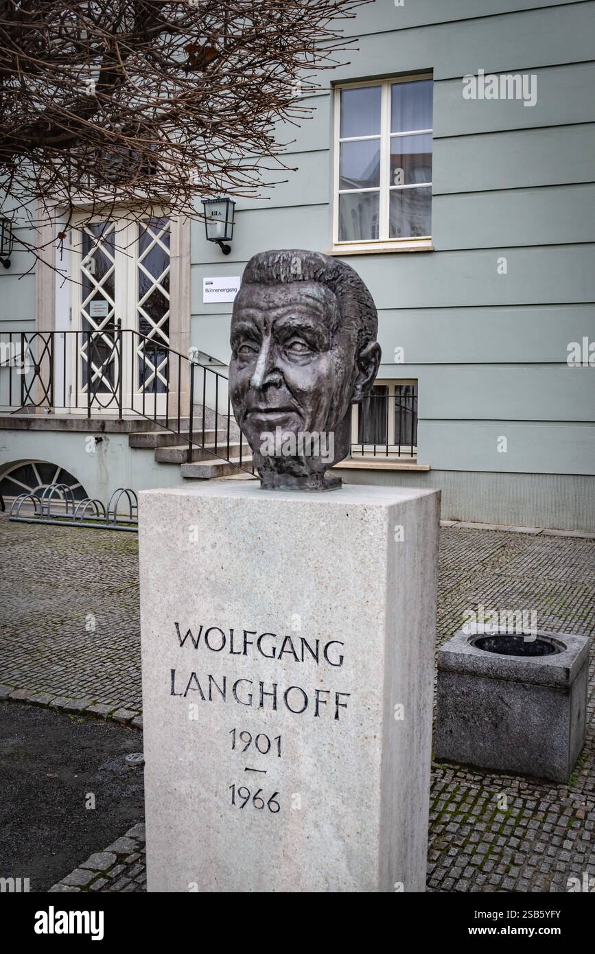 Berlin Mitte : Deutsches Theater DT, Schumannstraße, Büste Wolfgang ...