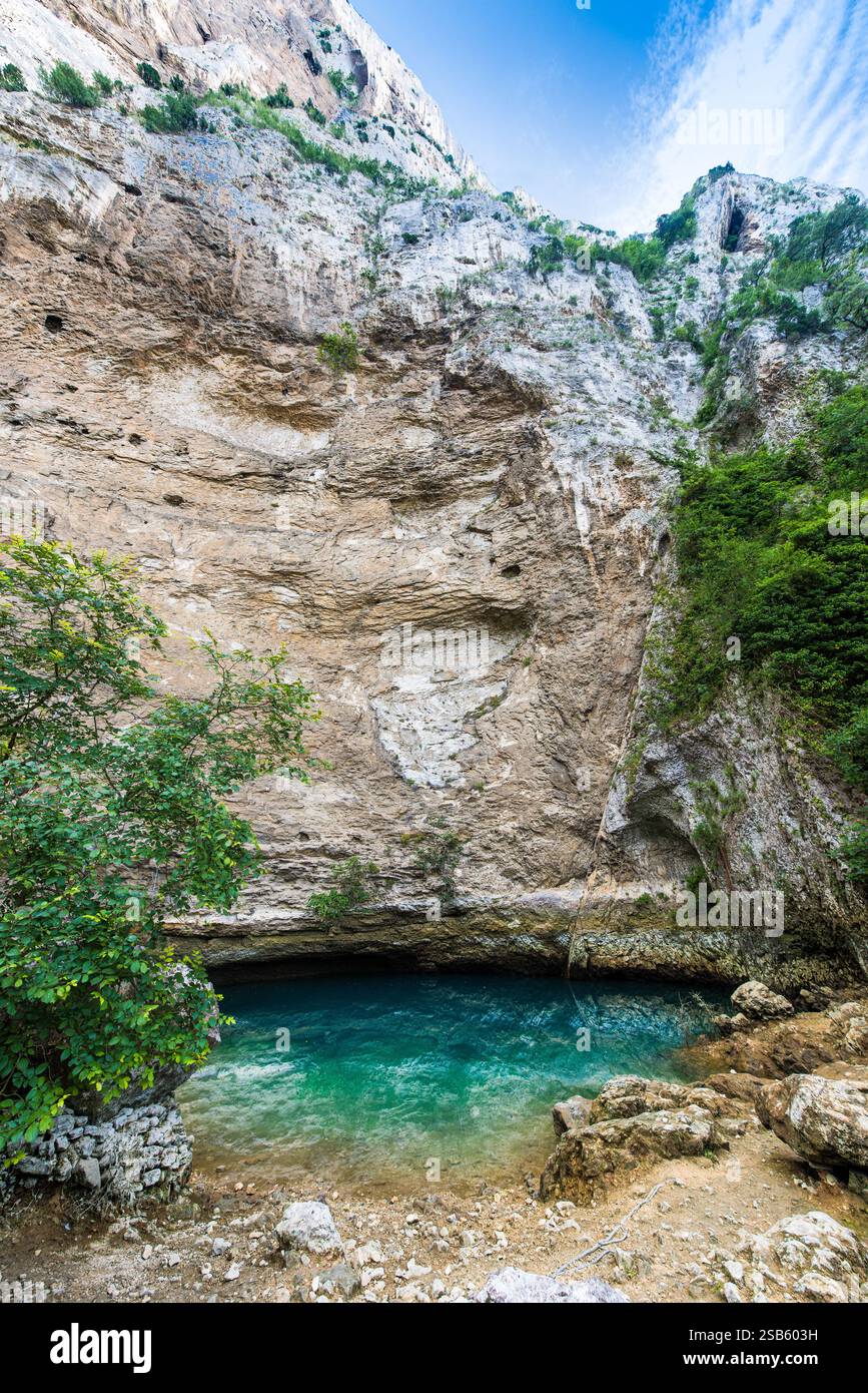The Fontaine of the Sorgue in Fontaine de Vaucluse. Vaucluse, Provence ...