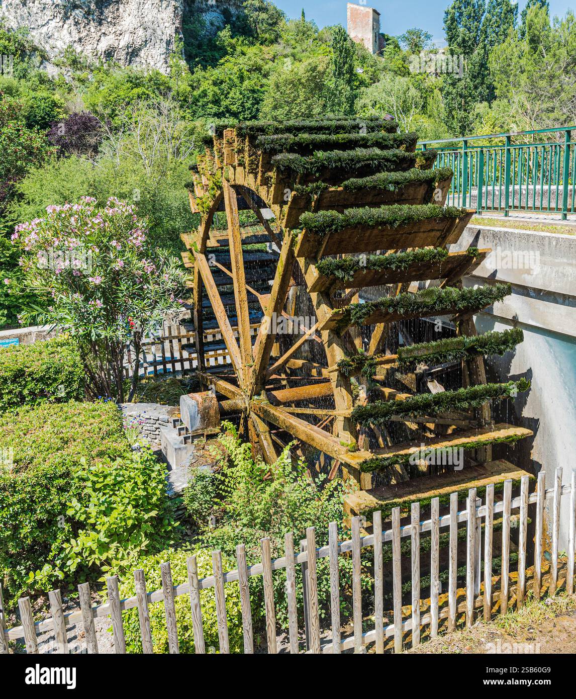 Water wheels on the River Sorgue in Fontaine de Vaucluse. Vaucluse ...