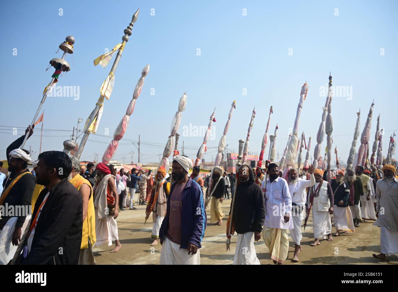 Prayagraj, Uttar Pradesh, India. 1st Feb, 2025. Prayagraj: Sadhus of ...