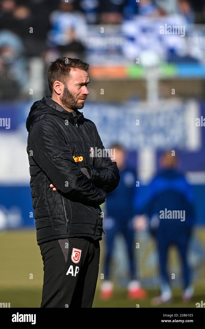 Regensburg, Germany. 01st Feb, 2025. Soccer: Bundesliga 2, Jahn ...