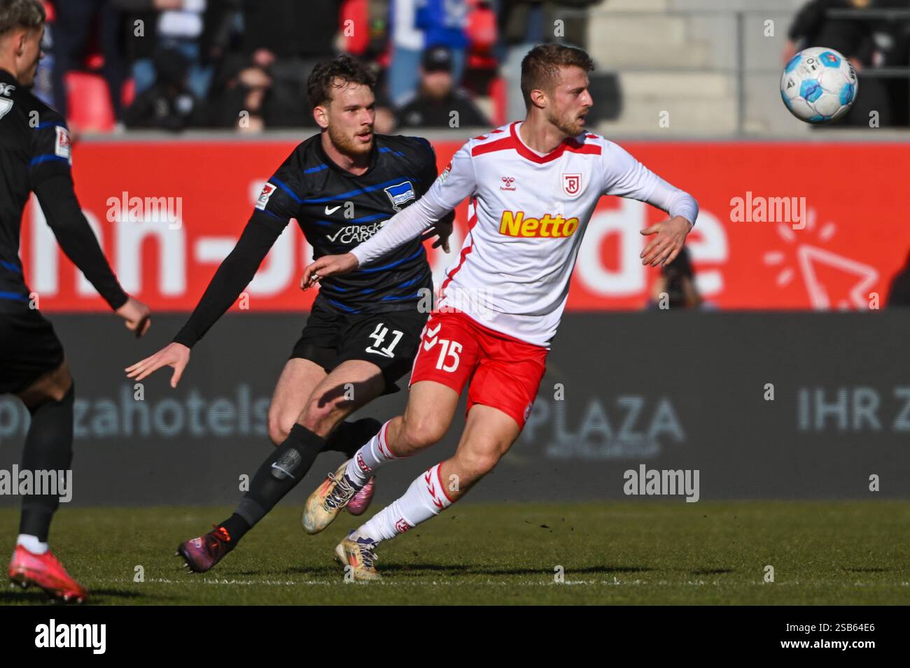 Regensburg, Germany. 01st Feb, 2025. Soccer: Bundesliga 2, Jahn ...