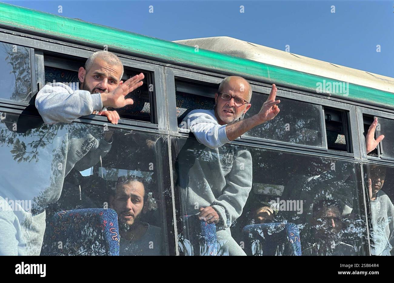 Former Palestinian prisoners released by Israel disembarks a Red Cross ...