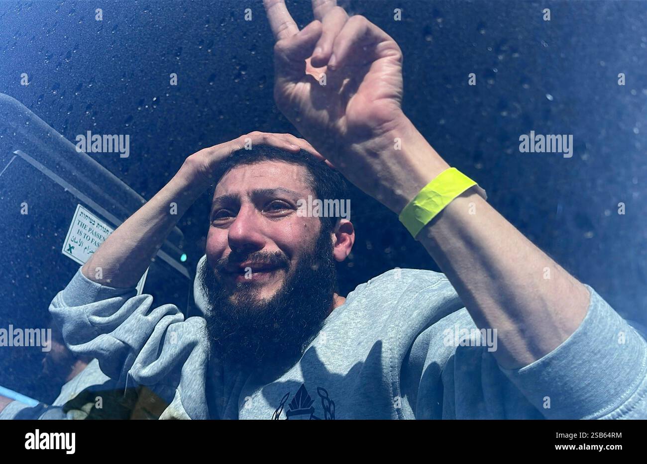 Former Palestinian prisoners released by Israel disembarks a Red Cross ...