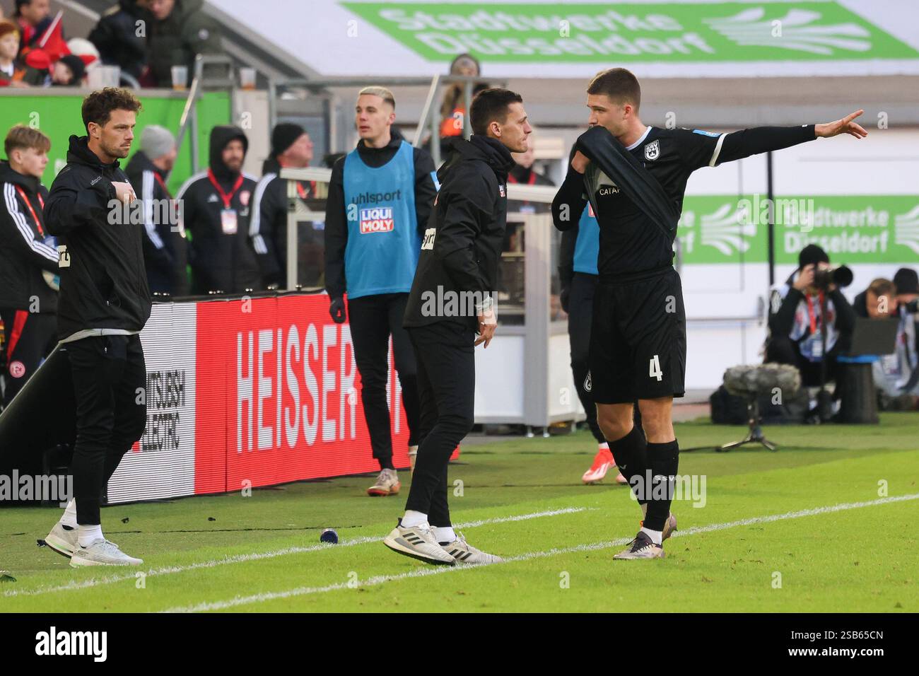 Thomas Woerle , Trainer Ulm, und Tom Gaal (Ulm #4), GER, Fortuna ...