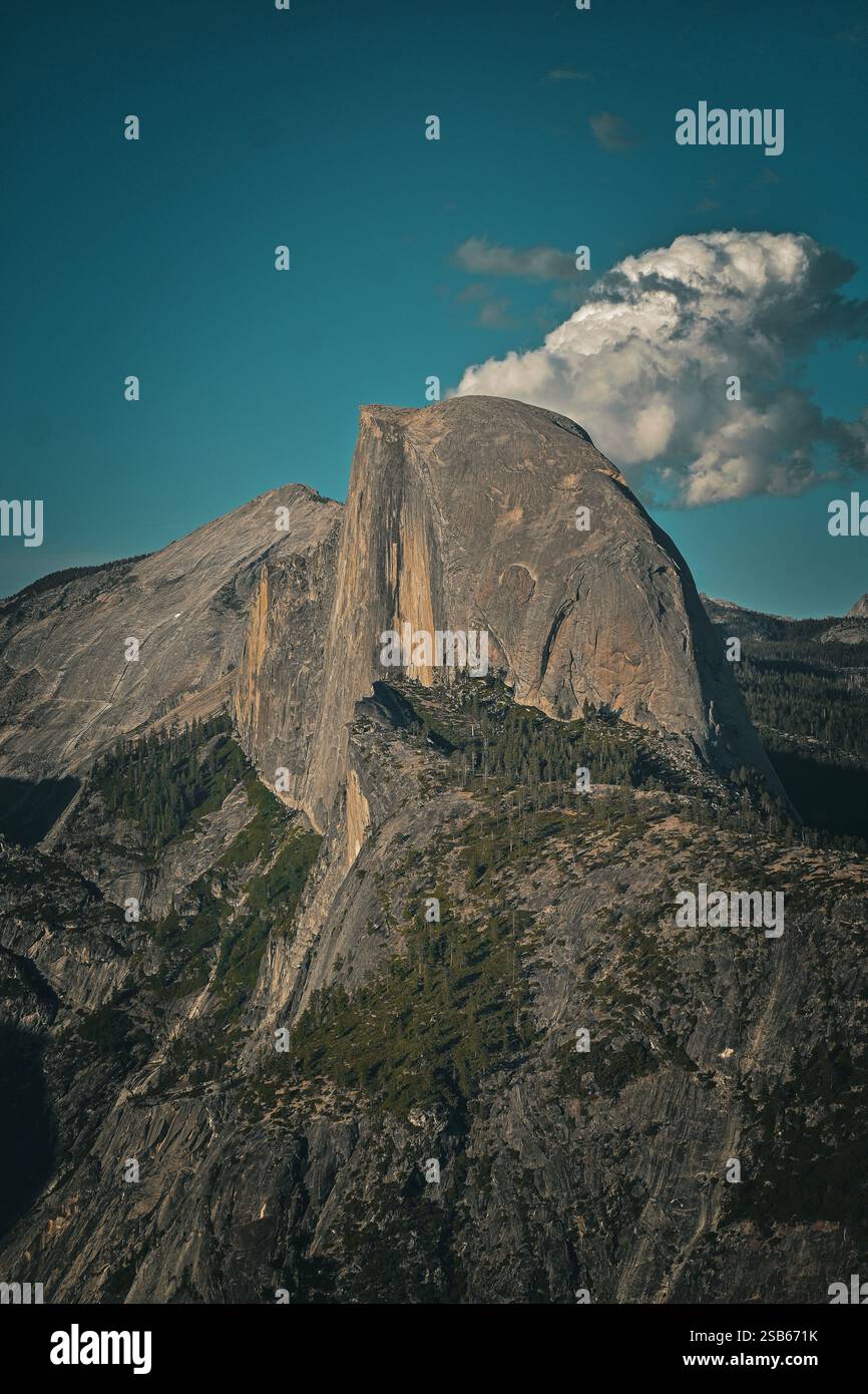Half dome rock yosemite national hi-res stock photography and images ...