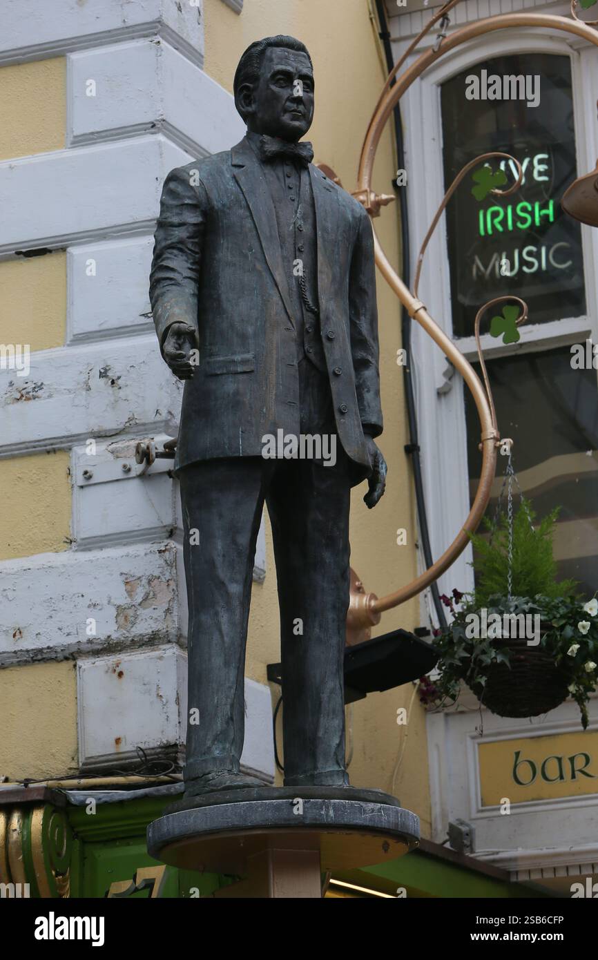 Dublin, Ireland - 28th January 2025 - Oliver St John Gogarty statue ...