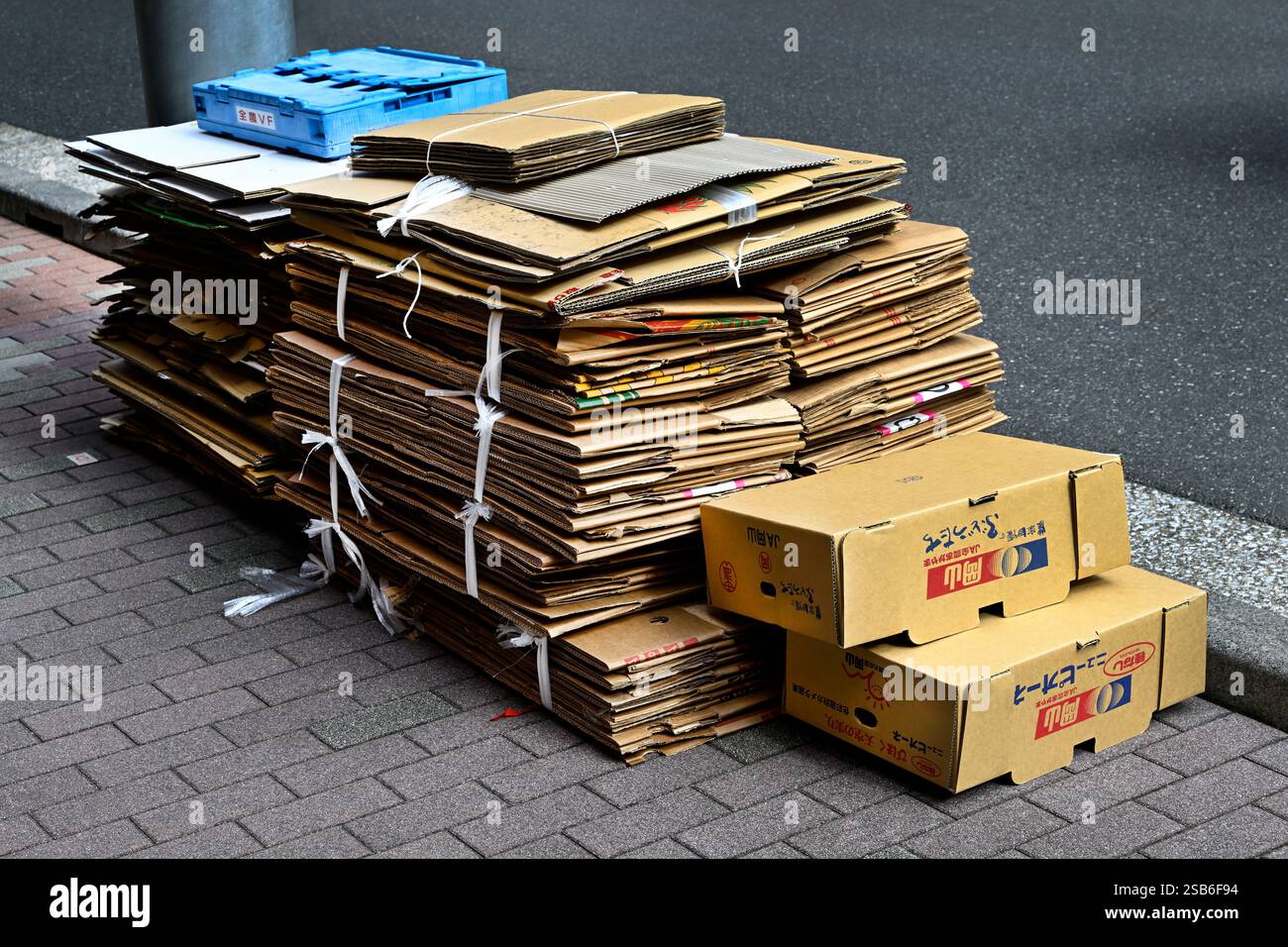 Cardboard recycling Japan Stock Photo - Alamy