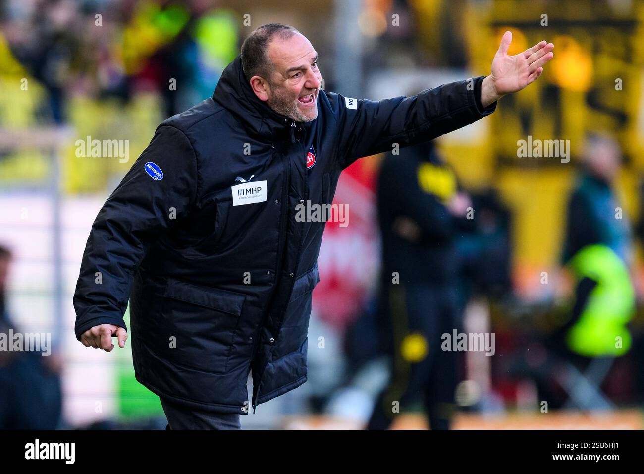 Heidenheim's head coach Frank Schmidt gestures during the German ...