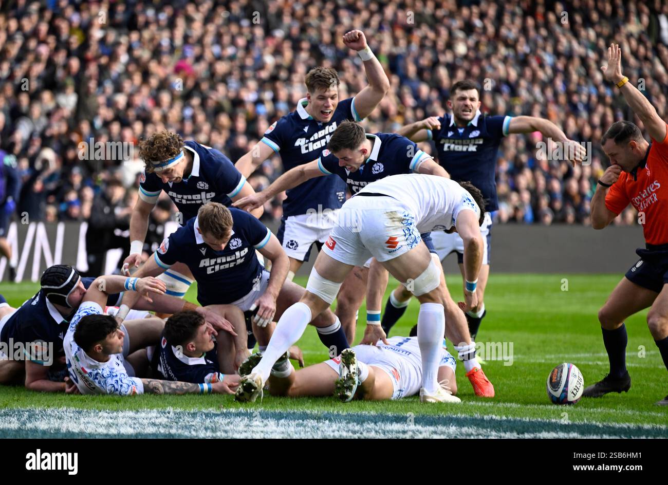 Edinburgh, Scotland, 1st February 2025. Rory Darge of Scotland scores ...