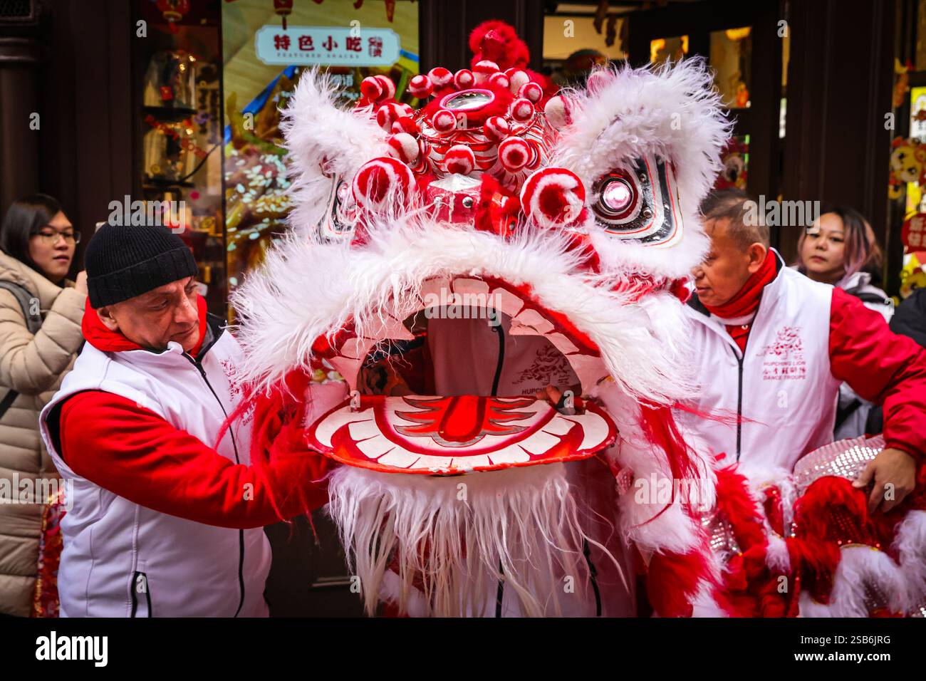 London, UK. 01st Feb, 2025. A group of children with their parents have ...