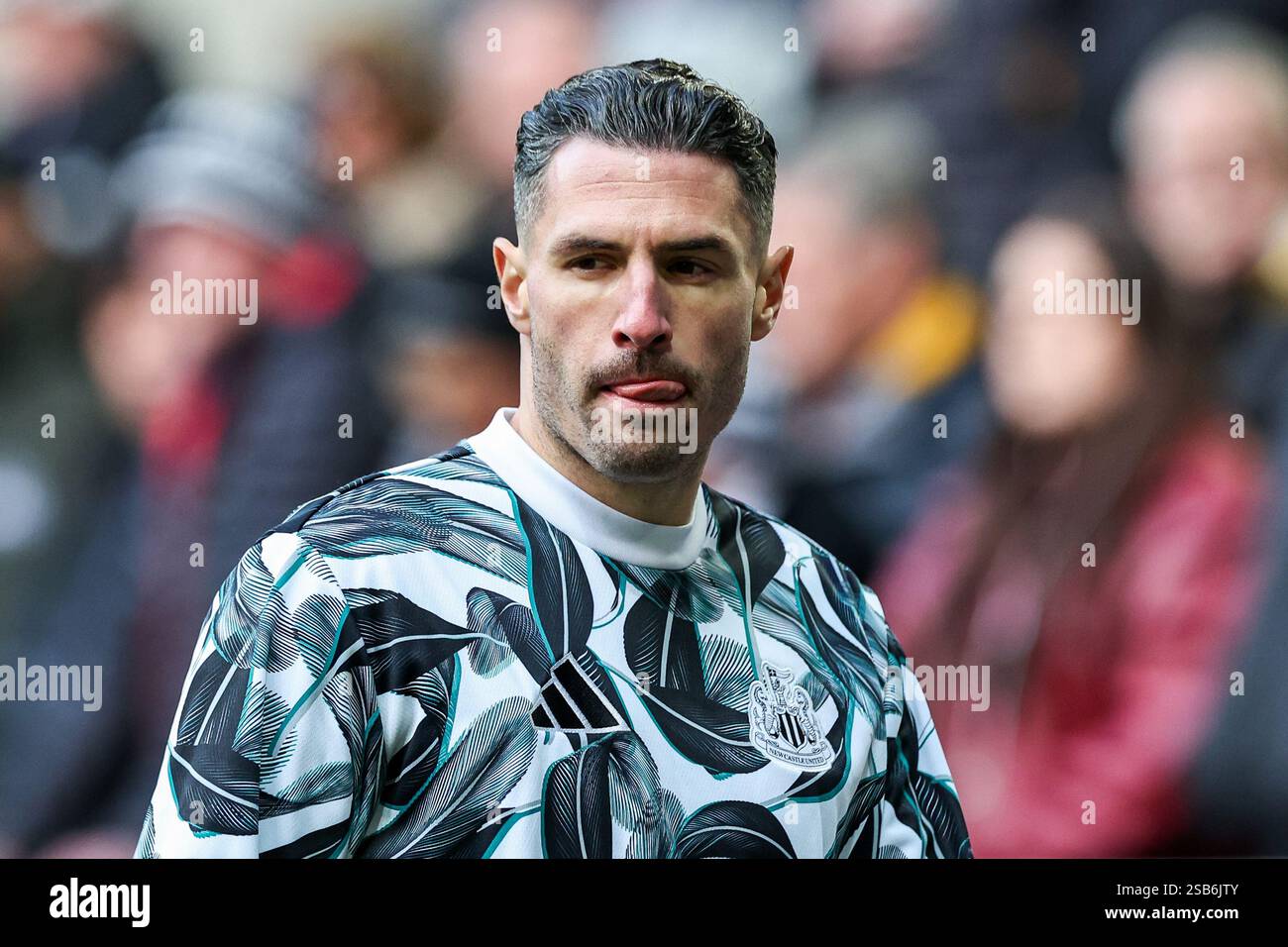 Fabian Schar of Newcastle United warms up prior to the Premier League ...