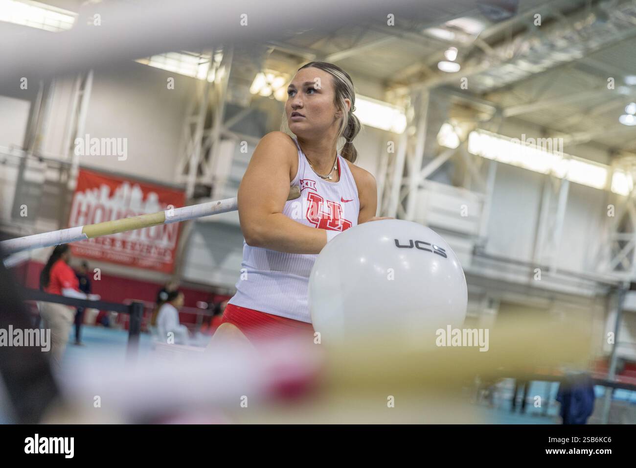 Houston, Texas, USA. 31st Jan, 2025. Houston Cougars pole vaulter Laney ...