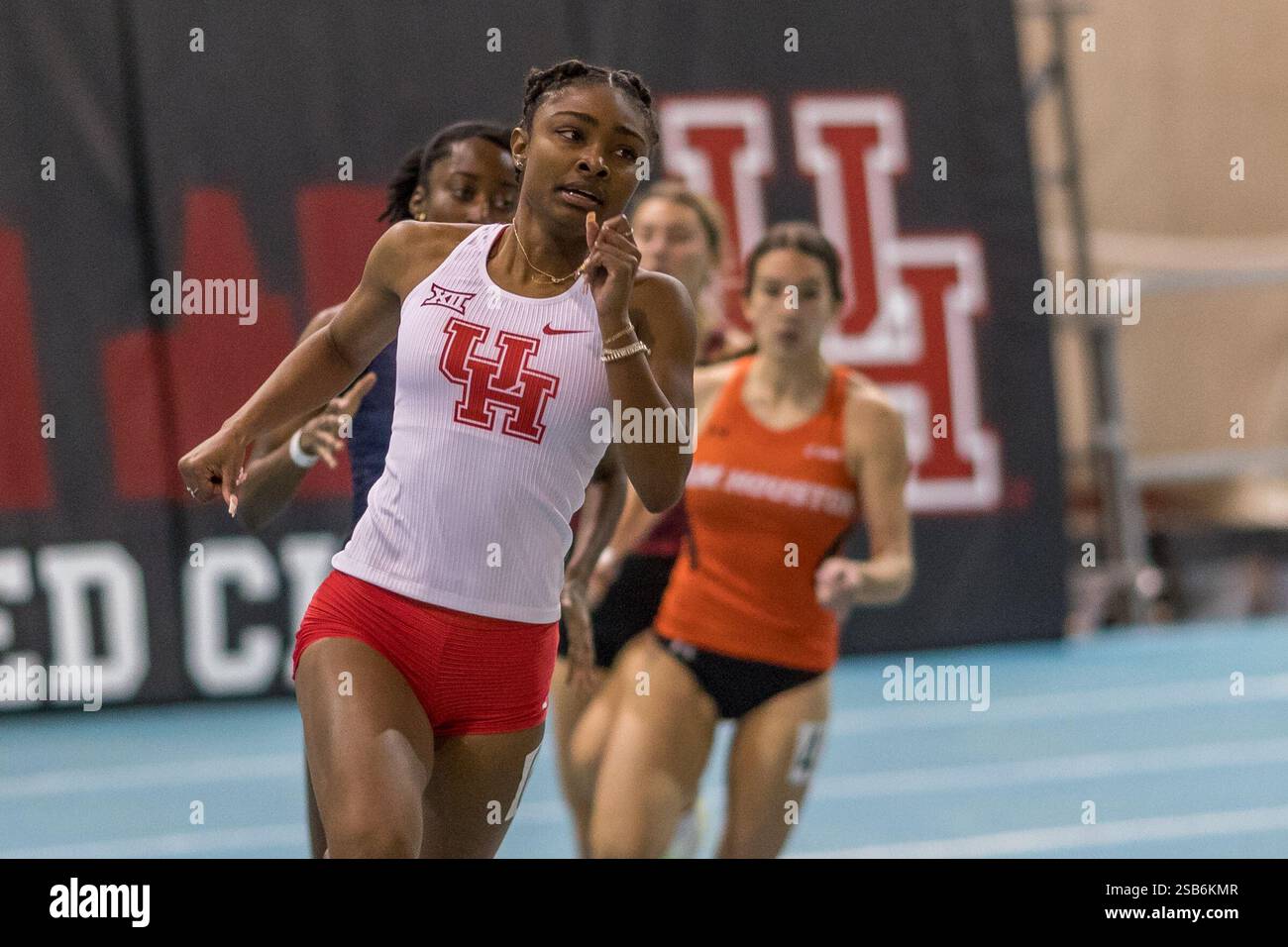 Houston, Texas, USA. 31st Jan, 2025. Houston Cougars runner Madyson ...
