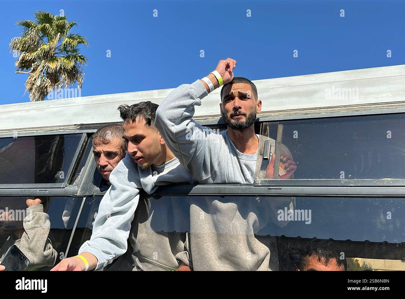 Former Palestinian prisoners released by Israel disembarks a Red Cross ...