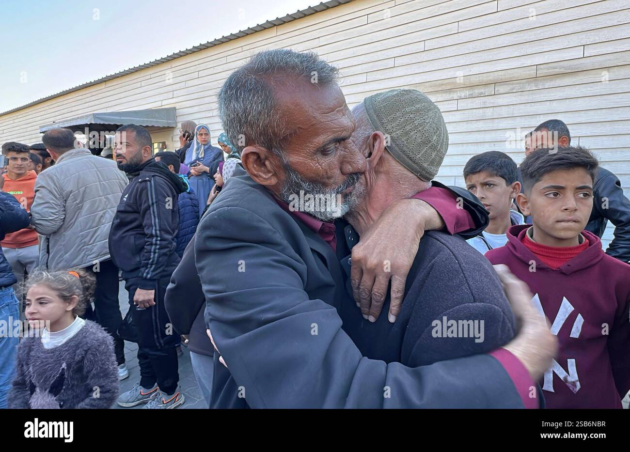 Former Palestinian prisoners released by Israel disembarks a Red Cross ...