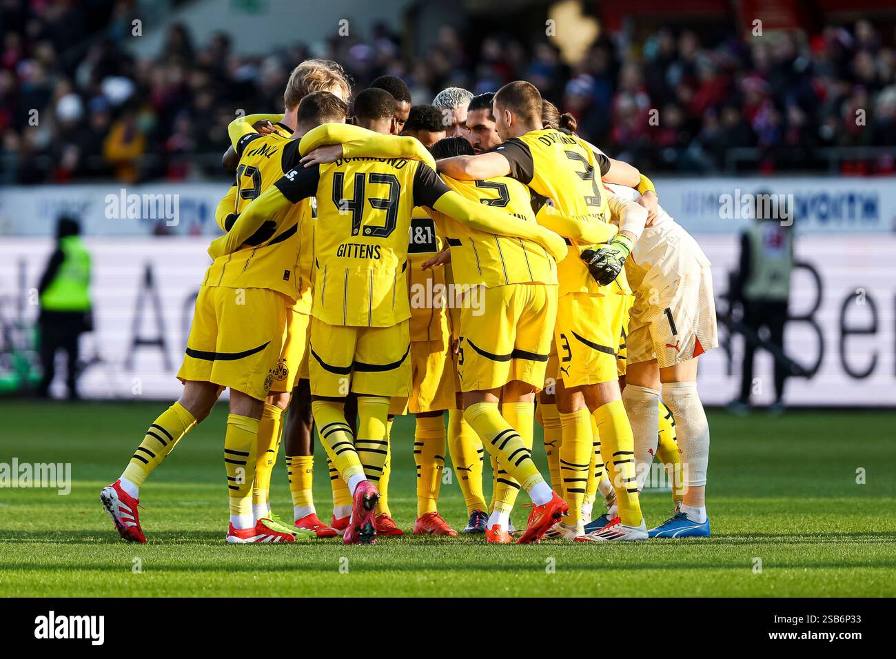 Heidenheim, Deutschland. 01st Feb, 2025. Team Dortmund GER, 1.FC Heidenheim vs. Borussia ...