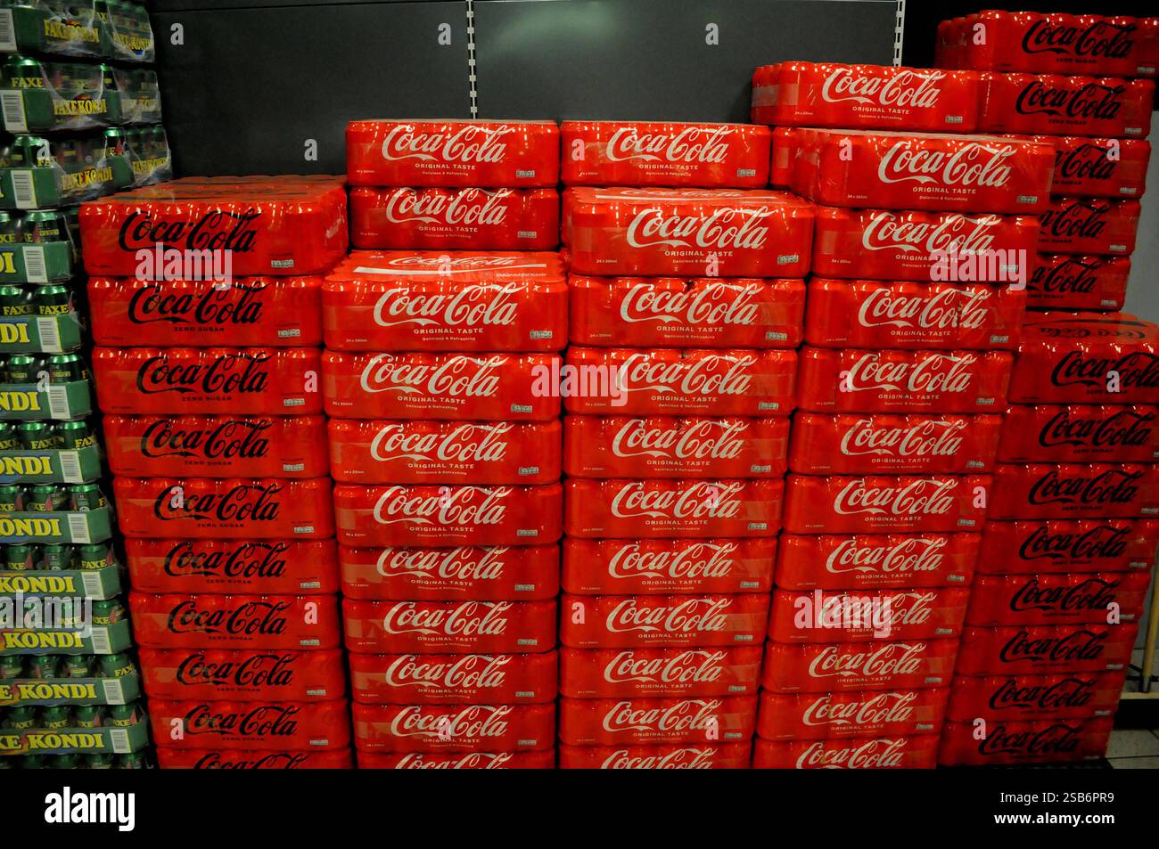 Copenhagen/ DenmarK/27 jjanuary 2025/ Coca coca cola cans e in grocery ...