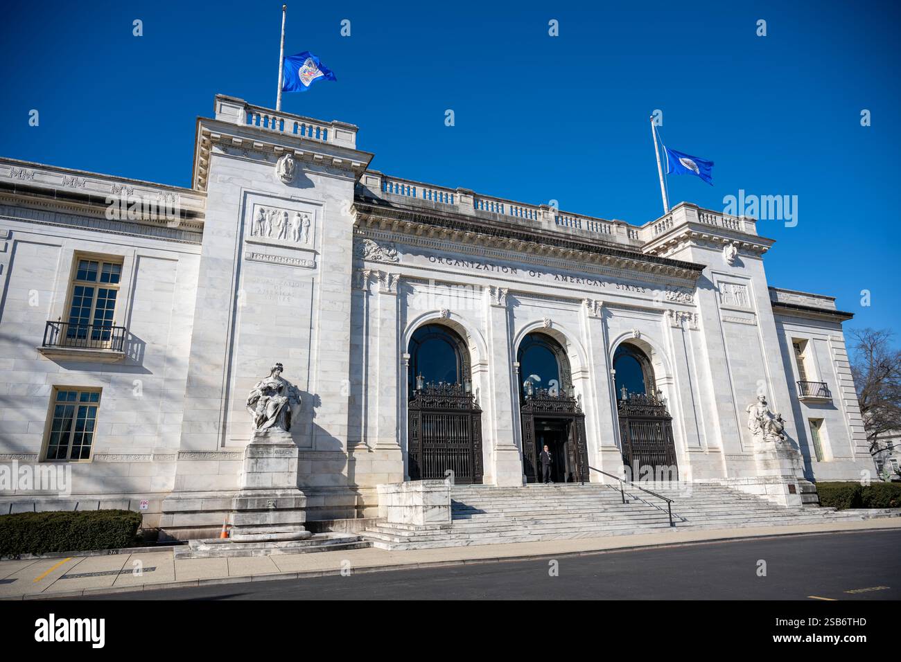 Washington diplomatic structures hi-res stock photography and images ...