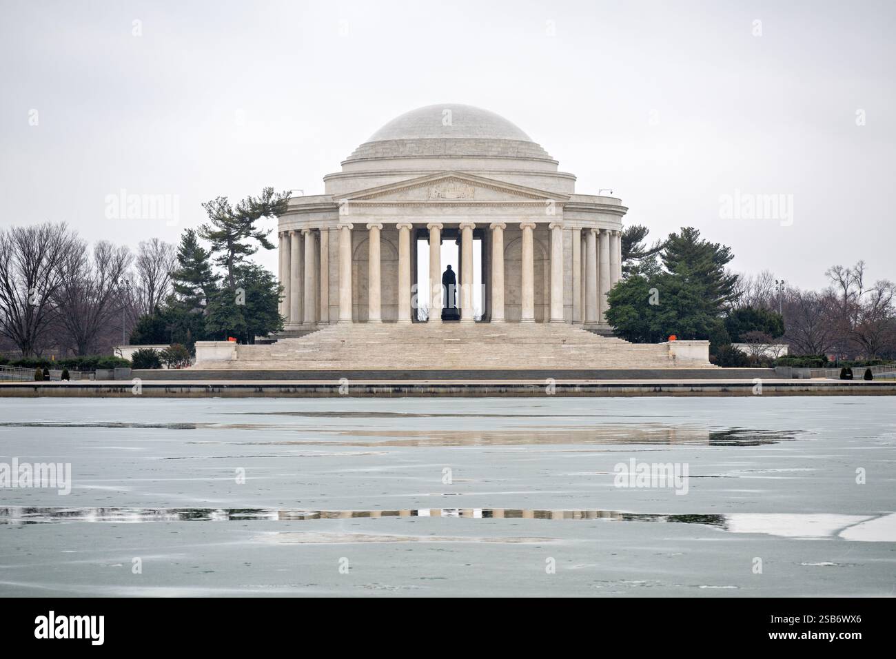 WASHINGTON DC, United States — The Jefferson Memorial reflects in the ...