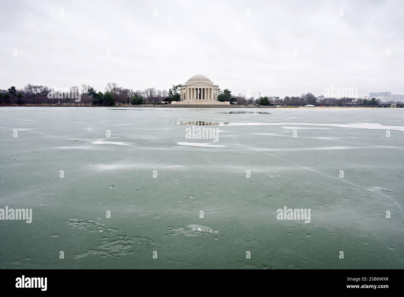 WASHINGTON DC, United States — The Jefferson Memorial reflects in the ...