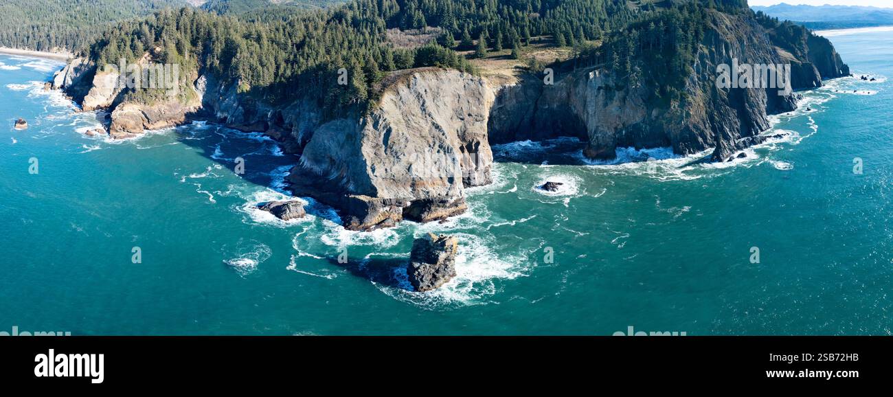 The Pacific Ocean bathes the rugged yet incredibly scenic coastline of ...